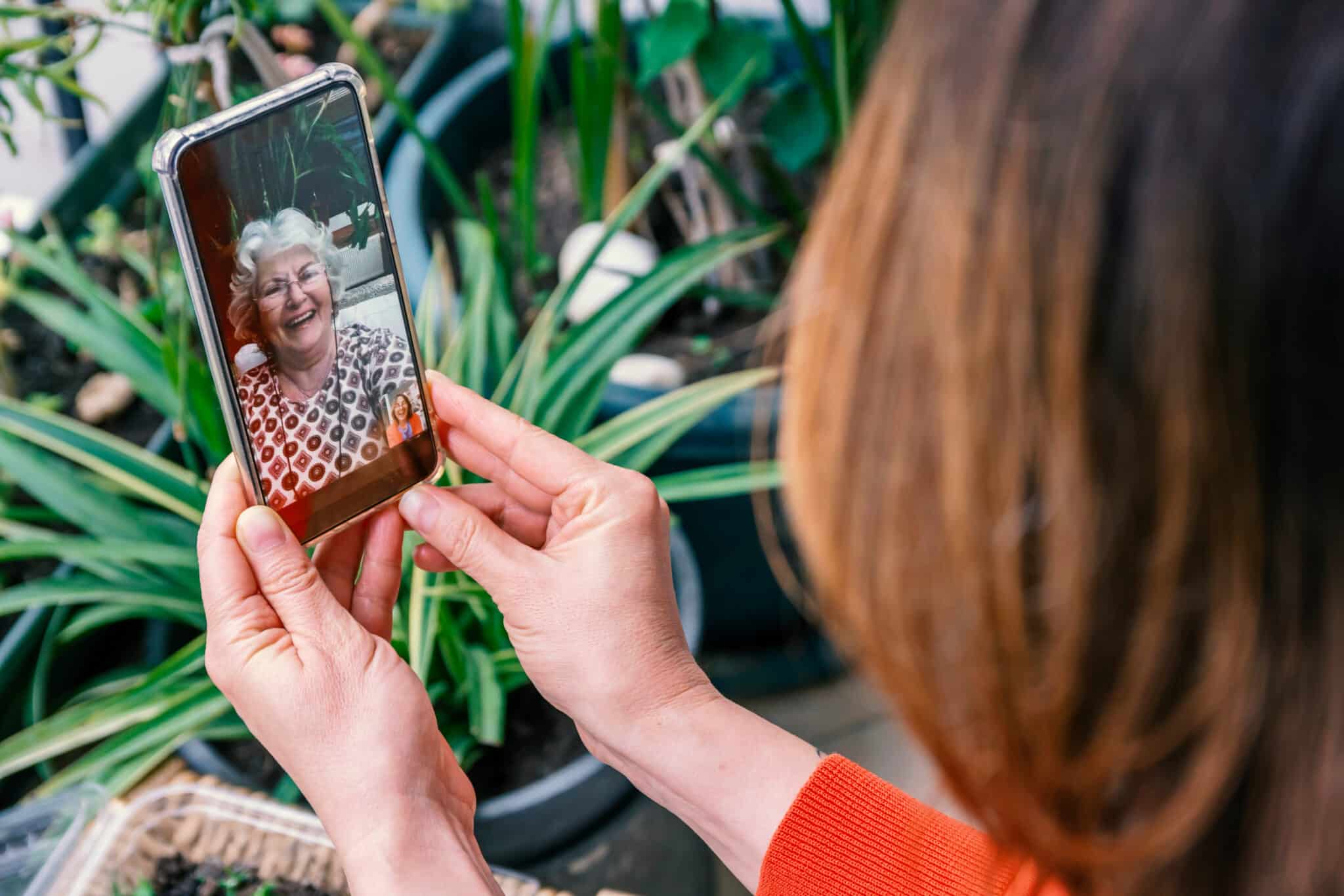 7 Life-Changing Apps That Make Life Easier for Seniors and Their Caregivers
